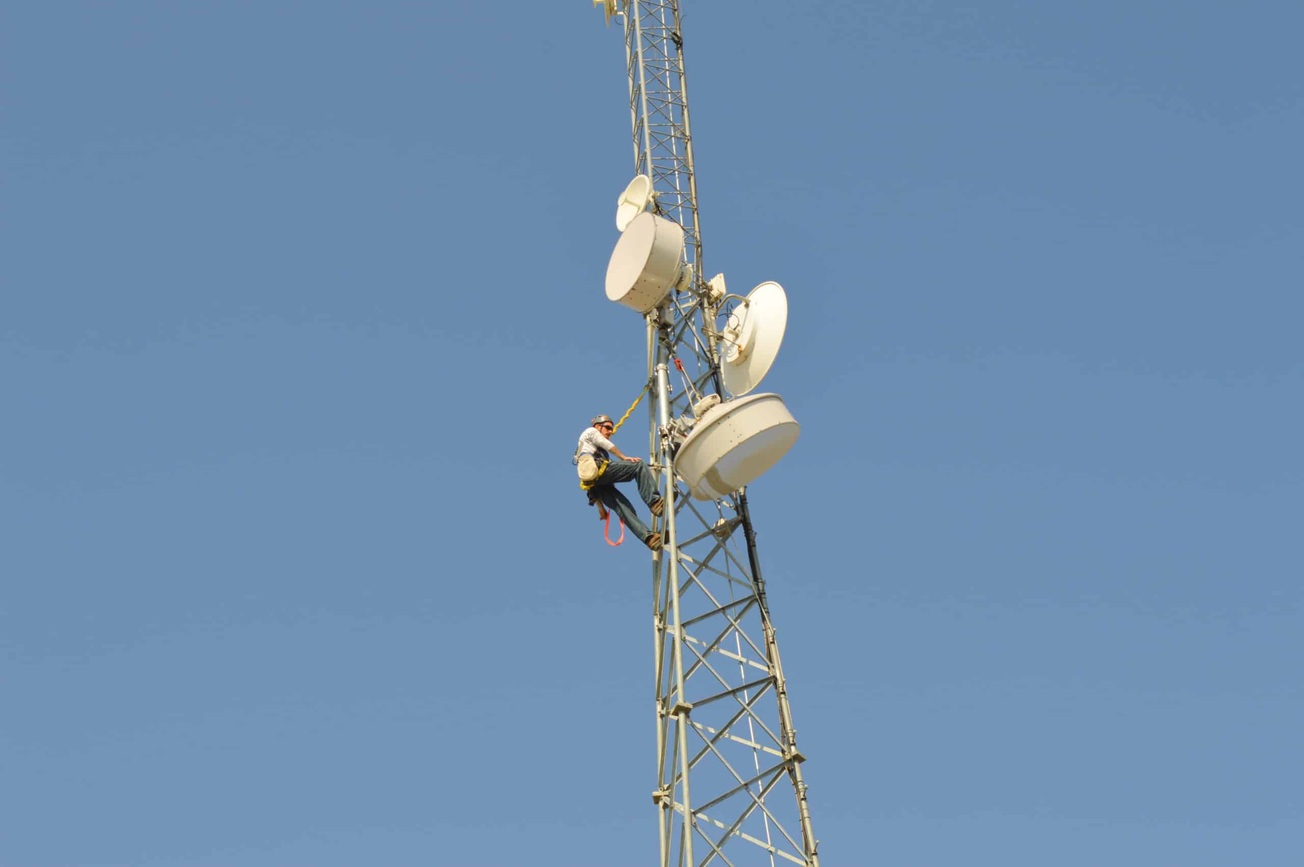 unWired increases Internet capacity in Laton, CA with new tower ...